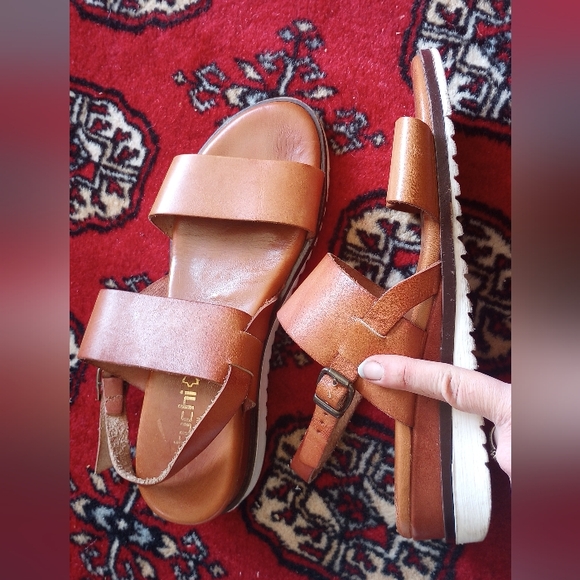 Bertuchi | Shoes | Bertuchi Leather Spanish Sandals Made In Spain ...